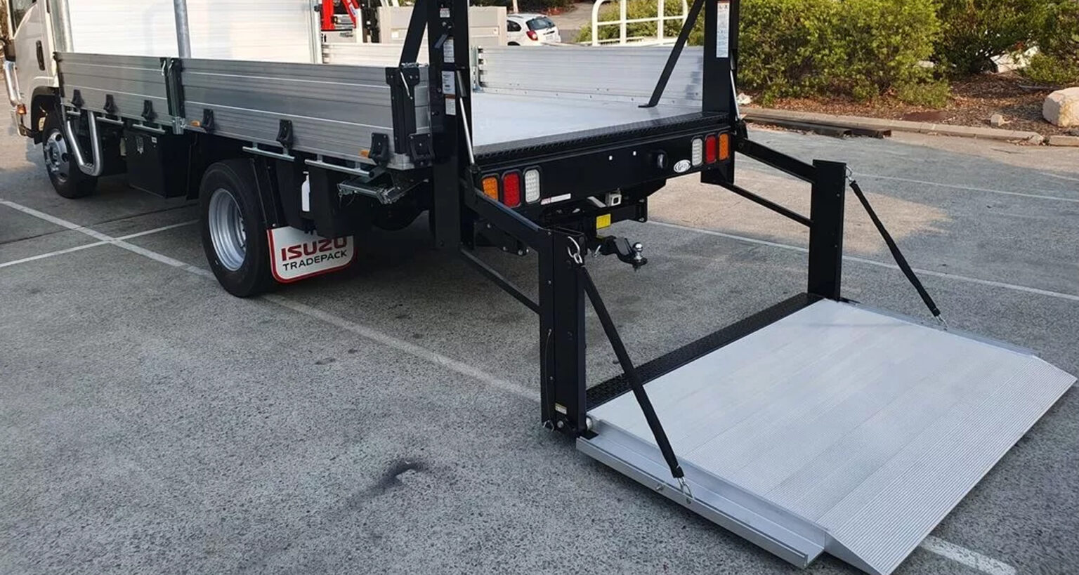 The Backbone of Efficient Cargo Handling: Truck Tailgates – Sgtailgates